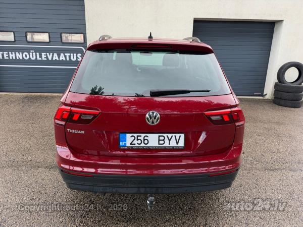 Sarkans Volkswagen Tiguan 2018 Pērnava, ar dzinēja tilpumu 2.00 L un nobraukumu 171 tūkst. km par 14990 €, foto 5 vietnē AUTOMOTO.COM.LV