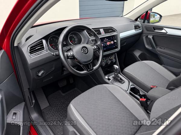 Sarkans Volkswagen Tiguan 2018 Pērnava, ar dzinēja tilpumu 2.00 L un nobraukumu 171 tūkst. km par 14990 €, foto 10 vietnē AUTOMOTO.COM.LV