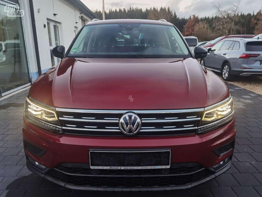 Sarkans Volkswagen Tiguan 2019 Kauņa, ar dzinēja tilpumu 1.50 L un nobraukumu 52 tūkst. km par 26704 €, foto 2 vietnē AUTOMOTO.COM.LV