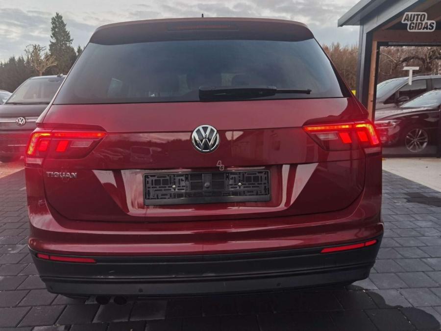 Sarkans Volkswagen Tiguan 2019 Kauņa, ar dzinēja tilpumu 1.50 L un nobraukumu 52 tūkst. km par 26704 €, foto 5 vietnē AUTOMOTO.COM.LV
