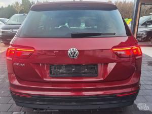 Sarkans Volkswagen Tiguan 2019 Kauņa, ar dzinēja tilpumu 1.50 L un nobraukumu 52 tūkst. km par 26704 €, foto 6 vietnē AUTOMOTO.COM.LV
