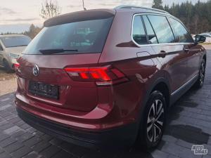 Sarkans Volkswagen Tiguan 2019 Kauņa, ar dzinēja tilpumu 1.50 L un nobraukumu 52 tūkst. km par 26704 €, foto 7 vietnē AUTOMOTO.COM.LV