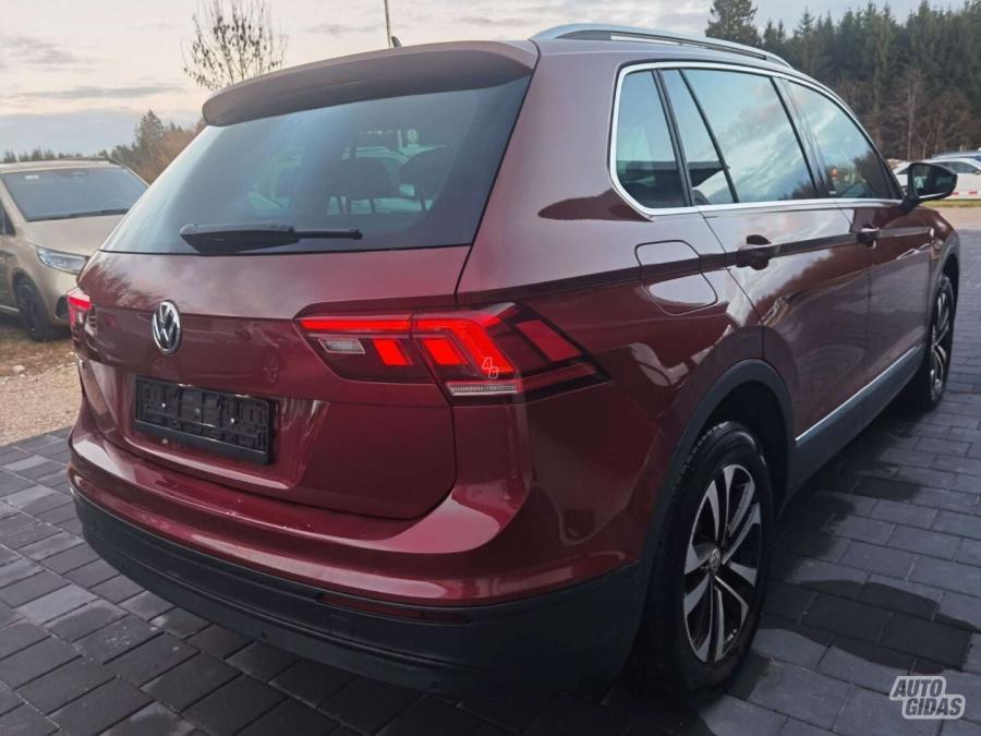 Sarkans Volkswagen Tiguan 2019 Kauņa, ar dzinēja tilpumu 1.50 L un nobraukumu 52 tūkst. km par 26704 €, foto 7 vietnē AUTOMOTO.COM.LV