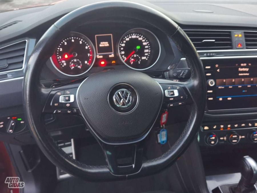 Sarkans Volkswagen Tiguan 2019 Kauņa, ar dzinēja tilpumu 1.50 L un nobraukumu 52 tūkst. km par 26704 €, foto 13 vietnē AUTOMOTO.COM.LV
