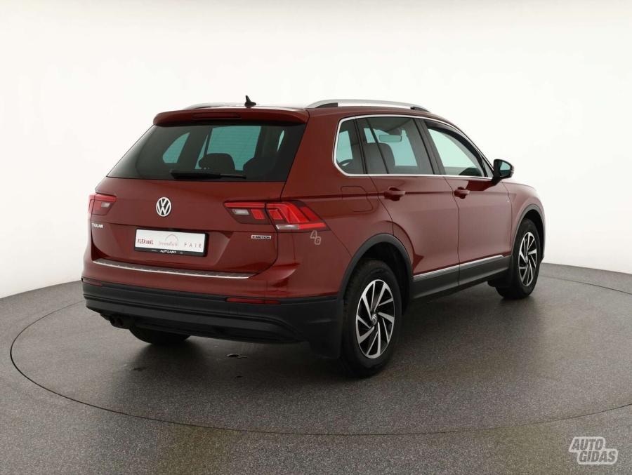 Sarkans Volkswagen Tiguan 2019 Kauņa, ar dzinēja tilpumu 2.00 L un nobraukumu 60 tūkst. km par 29600 €, foto 5 vietnē AUTOMOTO.COM.LV