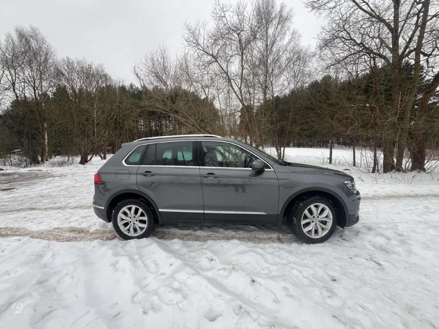 Sarkans Volkswagen Tiguan 2019 Viļņa, ar dzinēja tilpumu 1.97 L un nobraukumu 94 tūkst. km par 25900 €, foto 4 vietnē AUTOMOTO.COM.LV