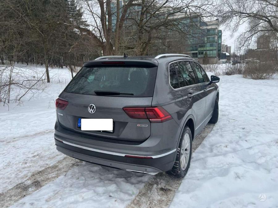 Sarkans Volkswagen Tiguan 2019 Viļņa, ar dzinēja tilpumu 1.97 L un nobraukumu 94 tūkst. km par 25900 €, foto 5 vietnē AUTOMOTO.COM.LV
