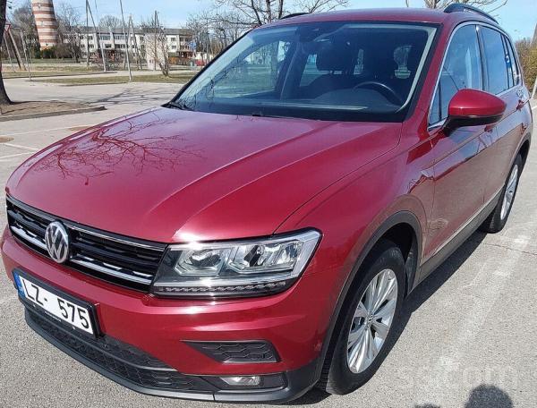 Red Volkswagen Tiguan 2019 in Riga, with an engine capacity of 2.00 L and mileage of 142 thousand km for 16800 €, photo 1 on AUTOMOTO.COM.LV