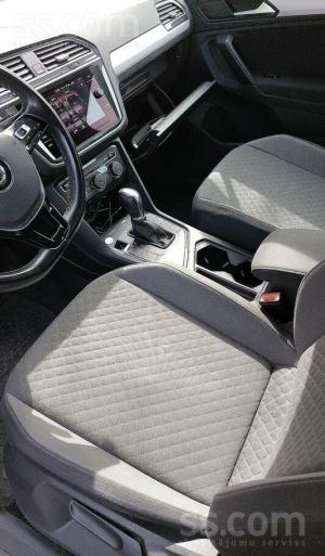 Red Volkswagen Tiguan 2019 in Riga, with an engine capacity of 2.00 L and mileage of 143 thousand km for 16500 €, photo 11 on AUTOMOTO.COM.LV