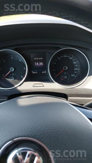 Red Volkswagen Tiguan 2019 in Riga, with an engine capacity of 2.00 L and mileage of 143 thousand km for 16500 €, photo 15 on AUTOMOTO.COM.LV