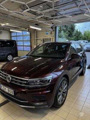 Red Volkswagen Tiguan 2019 in Vilnius, with an engine capacity of 1.97 L and mileage of 131 thousand km for 24900 €, photo 4 on AUTOMOTO.COM.LV
