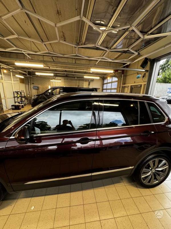 Sarkans Volkswagen Tiguan 2019 Viļņa, ar dzinēja tilpumu 1.97 L un nobraukumu 131 tūkst. km par 24900 €, foto 8 vietnē AUTOMOTO.COM.LV