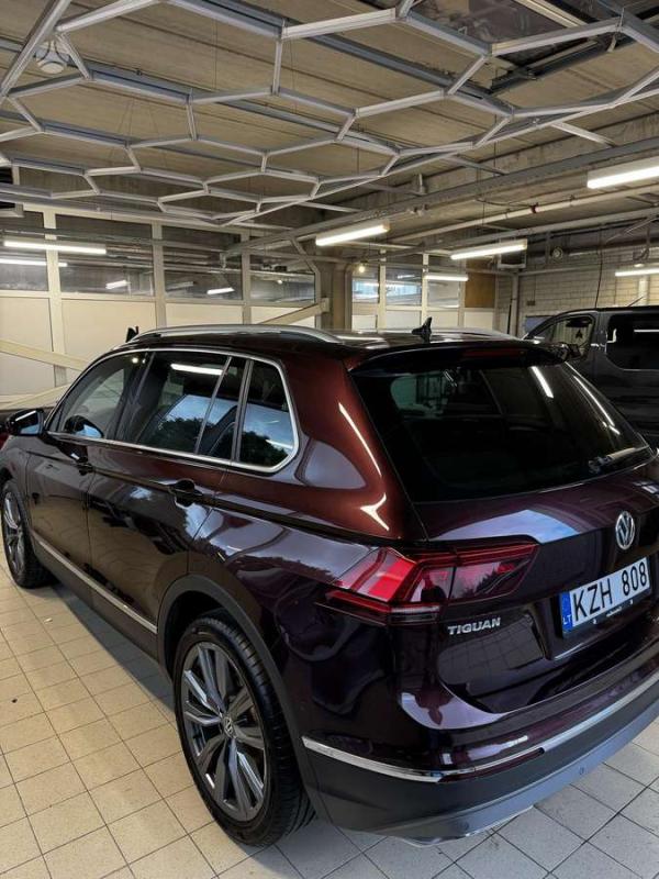 Sarkans Volkswagen Tiguan 2019 Viļņa, ar dzinēja tilpumu 1.97 L un nobraukumu 131 tūkst. km par 24900 €, foto 10 vietnē AUTOMOTO.COM.LV