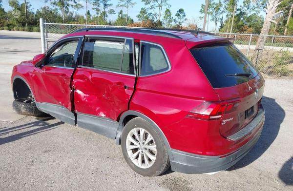 Sarkans Volkswagen Tiguan 2019 Viļņa, ar dzinēja tilpumu 1.98 L un nobraukumu 67 tūkst. km par 7300 €, foto 8 vietnē AUTOMOTO.COM.LV