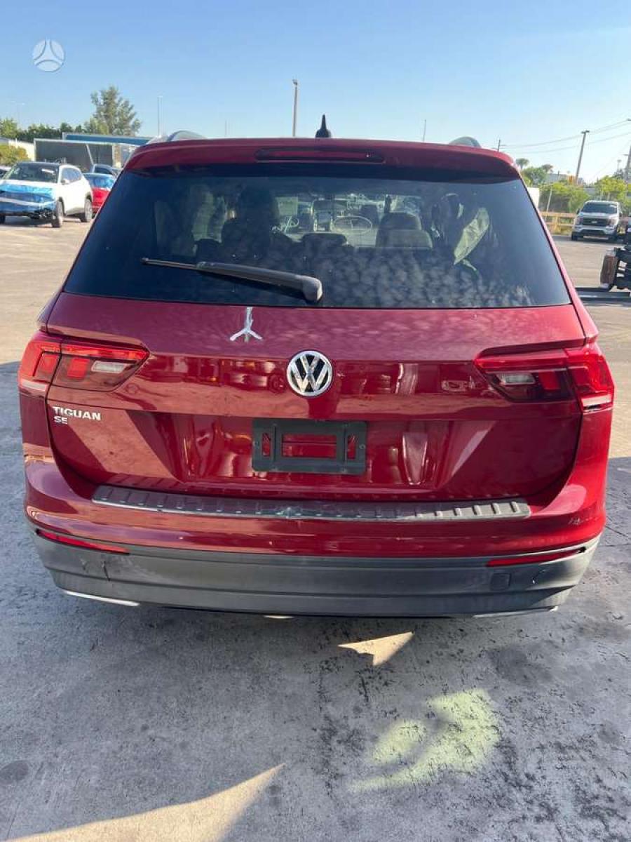 Red Volkswagen Tiguan 2019 in Vilnius, with an engine capacity of 1.98 L and mileage of 67 thousand km for 7300 €, photo 10 on AUTOMOTO.COM.LV