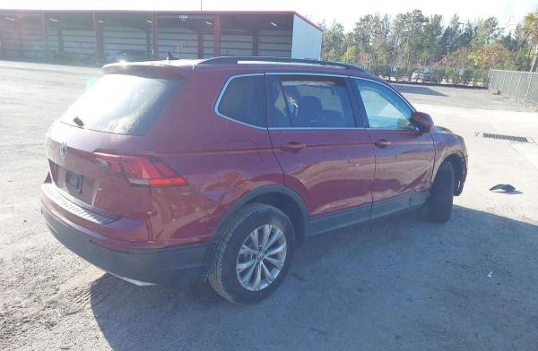 Sarkans Volkswagen Tiguan 2019 Viļņa, ar dzinēja tilpumu 1.98 L un nobraukumu 67 tūkst. km par 7300 €, foto 10 vietnē AUTOMOTO.COM.LV
