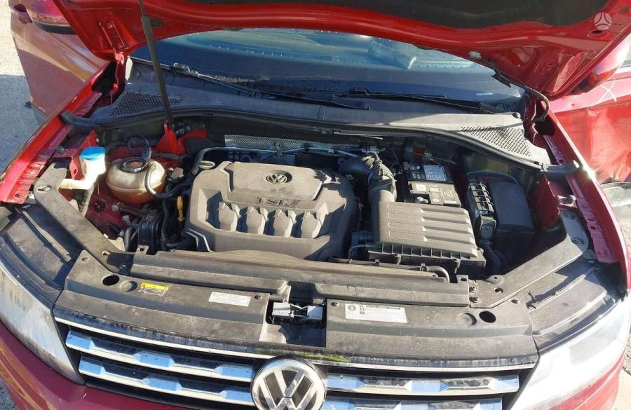 Red Volkswagen Tiguan 2019 in Vilnius, with an engine capacity of 1.98 L and mileage of 67 thousand km for 7300 €, photo 25 on AUTOMOTO.COM.LV