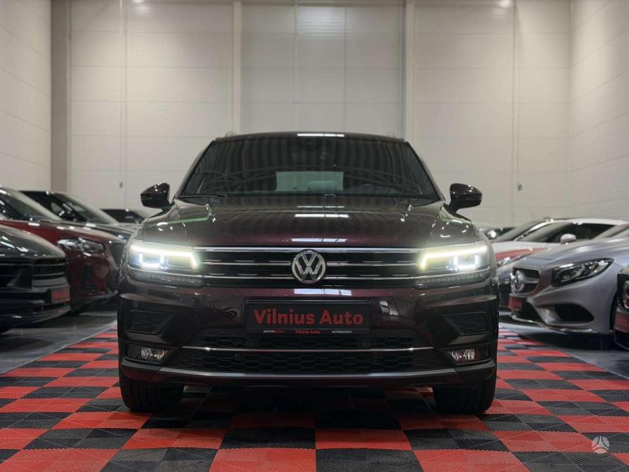 Sarkans Volkswagen Tiguan 2019 Viļņa, ar dzinēja tilpumu 1.98 L un nobraukumu 132 tūkst. km par 21000 €, foto 3 vietnē AUTOMOTO.COM.LV