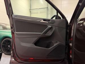 Sarkans Volkswagen Tiguan 2019 Viļņa, ar dzinēja tilpumu 1.98 L un nobraukumu 132 tūkst. km par 21000 €, foto 15 vietnē AUTOMOTO.COM.LV