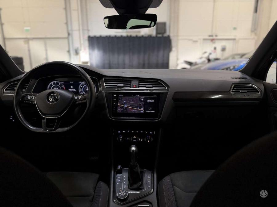 Sarkans Volkswagen Tiguan 2019 Viļņa, ar dzinēja tilpumu 1.98 L un nobraukumu 132 tūkst. km par 21000 €, foto 19 vietnē AUTOMOTO.COM.LV