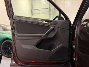 Sarkans Volkswagen Tiguan 2019 Viļņa, ar dzinēja tilpumu 1.98 L un nobraukumu 132 tūkst. km par 19990 €, foto 15 vietnē AUTOMOTO.COM.LV