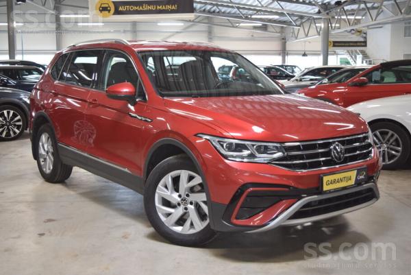 Sarkans Volkswagen Tiguan 2022 Rīga, ar dzinēja tilpumu 2.00 L un nobraukumu 81 tūkst. km par 28900 €, foto 1 vietnē AUTOMOTO.COM.LV