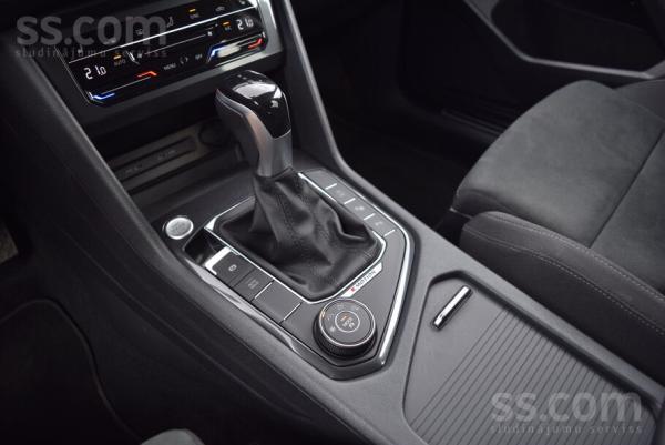 Sarkans Volkswagen Tiguan 2022 Rīga, ar dzinēja tilpumu 2.00 L un nobraukumu 81 tūkst. km par 28900 €, foto 5 vietnē AUTOMOTO.COM.LV