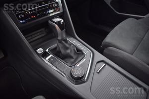 Sarkans Volkswagen Tiguan 2022 Rīga, ar dzinēja tilpumu 2.00 L un nobraukumu 81 tūkst. km par 28900 €, foto 6 vietnē AUTOMOTO.COM.LV