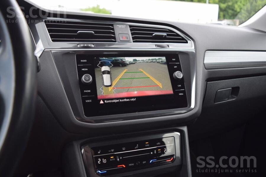 Sarkans Volkswagen Tiguan 2022 Rīga, ar dzinēja tilpumu 2.00 L un nobraukumu 81 tūkst. km par 28900 €, foto 10 vietnē AUTOMOTO.COM.LV