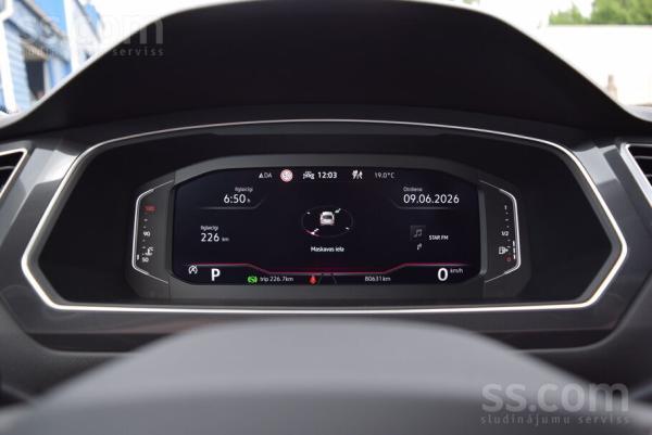 Sarkans Volkswagen Tiguan 2022 Rīga, ar dzinēja tilpumu 2.00 L un nobraukumu 81 tūkst. km par 28900 €, foto 10 vietnē AUTOMOTO.COM.LV