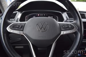 Sarkans Volkswagen Tiguan 2022 Rīga, ar dzinēja tilpumu 2.00 L un nobraukumu 81 tūkst. km par 28900 €, foto 12 vietnē AUTOMOTO.COM.LV