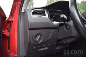 Sarkans Volkswagen Tiguan 2022 Rīga, ar dzinēja tilpumu 2.00 L un nobraukumu 81 tūkst. km par 28900 €, foto 13 vietnē AUTOMOTO.COM.LV