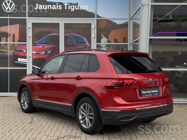 Volkswagen Tiguan 2022 Valmiera vietnē Sarkans Volkswagen Tiguan 2022 Valmiera, ar dzinēja tilpumu 1.50 L un nobraukumu 108 tūkst. km par 20900 €, foto 5 vietnē AUTOMOTO.COM.LV