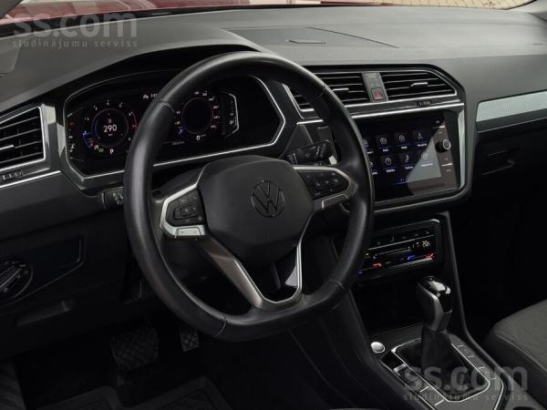 Volkswagen Tiguan 2022 Valmiera vietnē Sarkans Volkswagen Tiguan 2022 Valmiera, ar dzinēja tilpumu 1.50 L un nobraukumu 108 tūkst. km par 20900 €, foto 9 vietnē AUTOMOTO.COM.LV