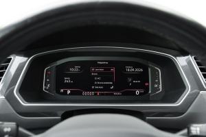 Red Volkswagen Tiguan 2022 in Riga, with an engine capacity of 2.00 L and mileage of 81 thousand km for 27900 €, photo 17 on AUTOMOTO.COM.LV