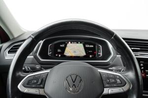 Red Volkswagen Tiguan 2022 in Riga, with an engine capacity of 2.00 L and mileage of 81 thousand km for 27900 €, photo 21 on AUTOMOTO.COM.LV
