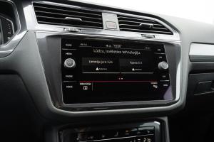 Red Volkswagen Tiguan 2022 in Riga, with an engine capacity of 2.00 L and mileage of 81 thousand km for 27900 €, photo 25 on AUTOMOTO.COM.LV