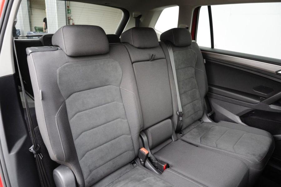 Red Volkswagen Tiguan 2022 in Riga, with an engine capacity of 2.00 L and mileage of 81 thousand km for 27900 €, photo 36 on AUTOMOTO.COM.LV