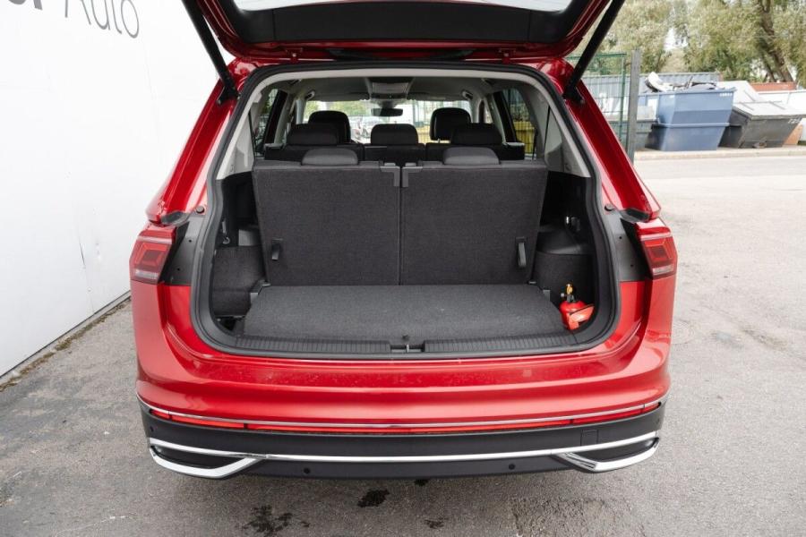 Red Volkswagen Tiguan 2022 in Riga, with an engine capacity of 2.00 L and mileage of 81 thousand km for 27900 €, photo 38 on AUTOMOTO.COM.LV