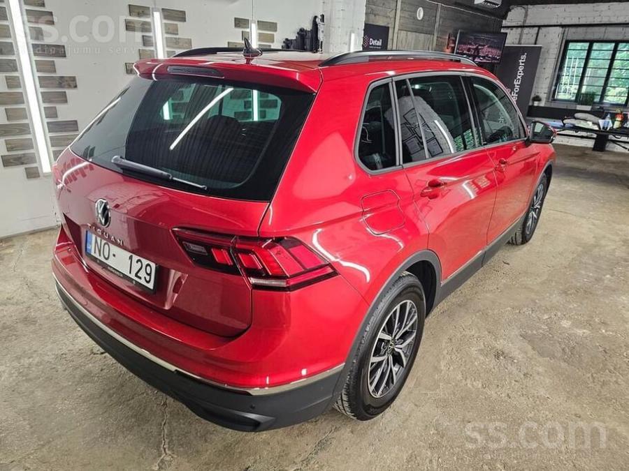 Red Volkswagen Tiguan 2023 in Jekabpils, with an engine capacity of 1.50 L and mileage of 35 thousand km for 26000 €, photo 5 on AUTOMOTO.COM.LV