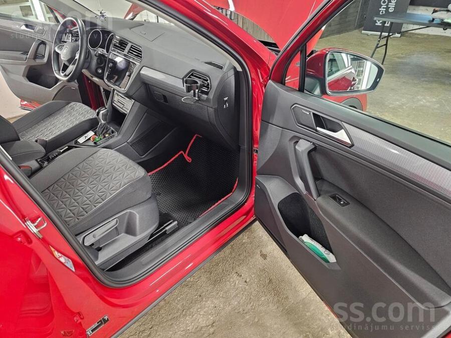 Red Volkswagen Tiguan 2023 in Jekabpils, with an engine capacity of 1.50 L and mileage of 35 thousand km for 26000 €, photo 9 on AUTOMOTO.COM.LV