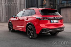Sarkans Volkswagen Tiguan 2024 Rīga, ar dzinēja tilpumu 2.00 L un nobraukumu 20 tūkst. km par 41500 €, foto 5 vietnē AUTOMOTO.COM.LV
