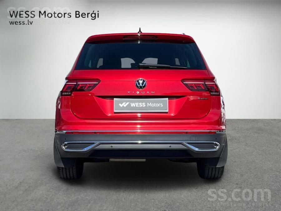 Sarkans Volkswagen Tiguan 2024 Rīga, ar dzinēja tilpumu 2.00 L un nobraukumu 38 tūkst. km par 32990 €, foto 5 vietnē AUTOMOTO.COM.LV