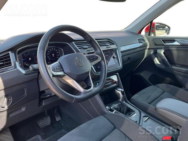 Red Volkswagen Tiguan 2024 in Riga, with an engine capacity of 2.00 L and mileage of 38 thousand km for 32990 €, photo 10 on AUTOMOTO.COM.LV