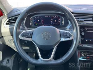 Sarkans Volkswagen Tiguan 2024 Rīga, ar dzinēja tilpumu 2.00 L un nobraukumu 38 tūkst. km par 32990 €, foto 12 vietnē AUTOMOTO.COM.LV