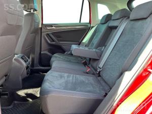Sarkans Volkswagen Tiguan 2024 Rīga, ar dzinēja tilpumu 2.00 L un nobraukumu 38 tūkst. km par 32990 €, foto 16 vietnē AUTOMOTO.COM.LV