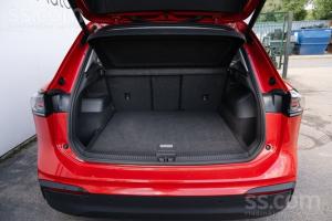 Red Volkswagen Tiguan 2024 in Riga, with an engine capacity of 1.50 L and mileage of 63 thousand km for 31500 €, photo 11 on AUTOMOTO.COM.LV