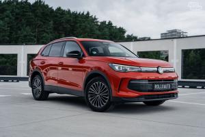 Sarkans Volkswagen Tiguan 2025 Viļņa, ar dzinēja tilpumu 1.50 L un nobraukumu 23 tūkst. km par 37000 €, foto 3 vietnē AUTOMOTO.COM.LV