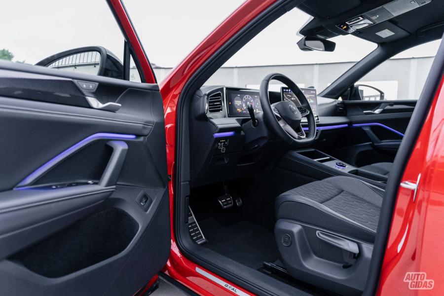 Sarkans Volkswagen Tiguan 2025 Viļņa, ar dzinēja tilpumu 1.50 L un nobraukumu 23 tūkst. km par 37000 €, foto 19 vietnē AUTOMOTO.COM.LV