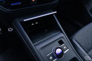 Sarkans Volkswagen Tiguan 2025 Viļņa, ar dzinēja tilpumu 1.50 L un nobraukumu 23 tūkst. km par 37000 €, foto 34 vietnē AUTOMOTO.COM.LV